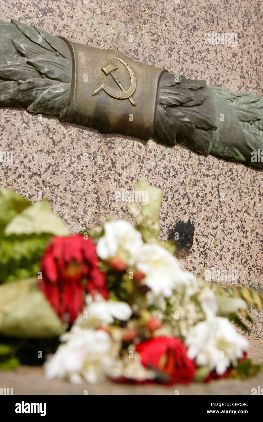 Soviet memorial dresden hi-res stock photography and images - Alamy