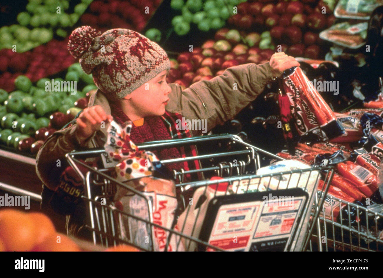 Home alone 1990 hi-res stock photography and images - Alamy