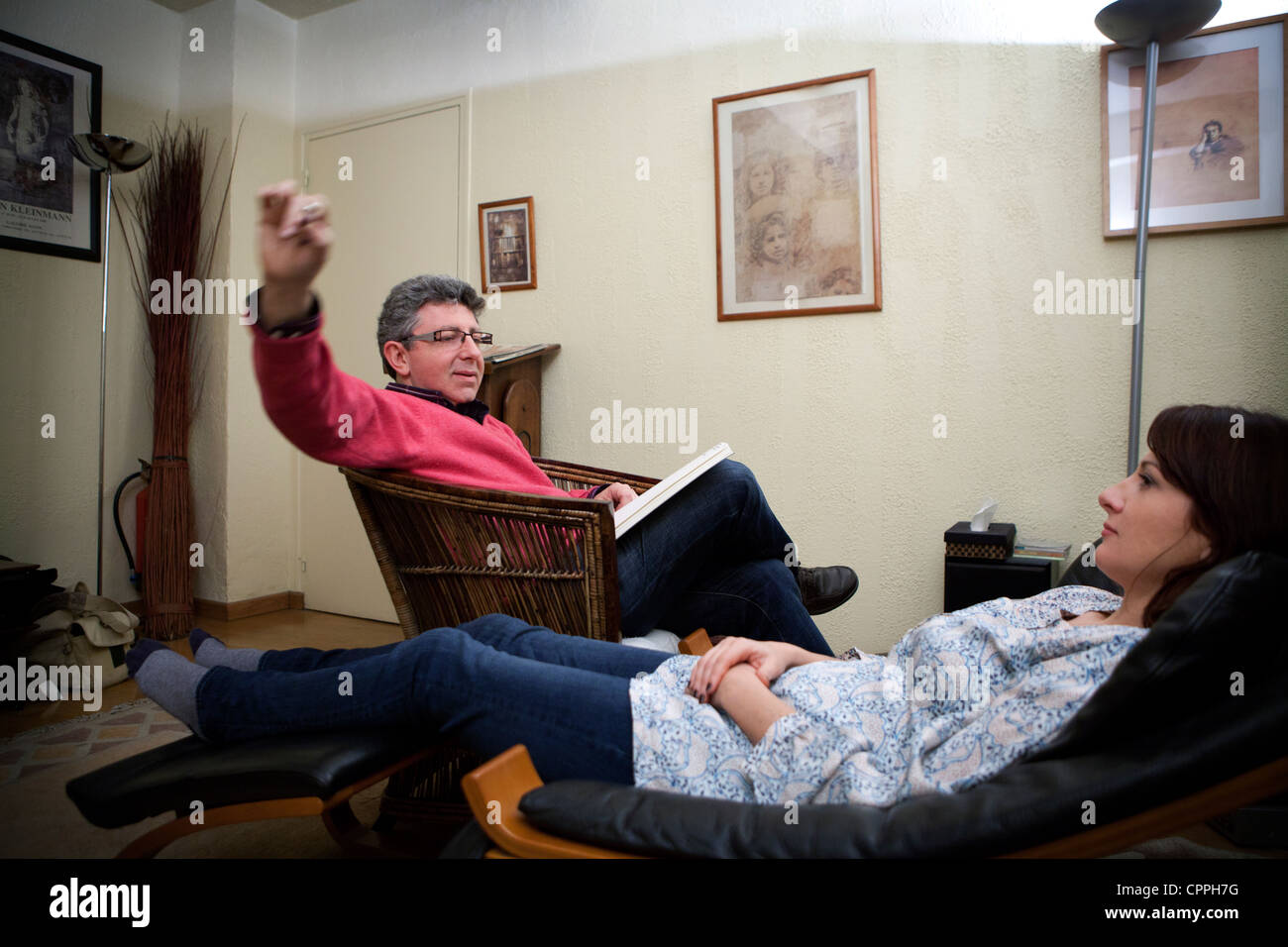 Hypnotized women hi-res stock photography and images - Alamy