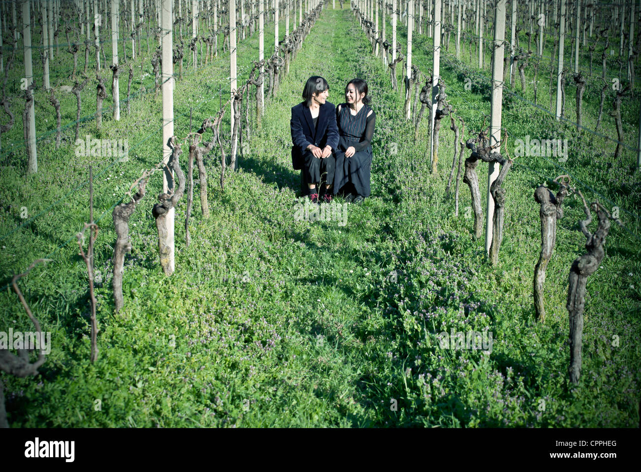 Vagabond couple sitting in middle hi-res stock photography and images ...