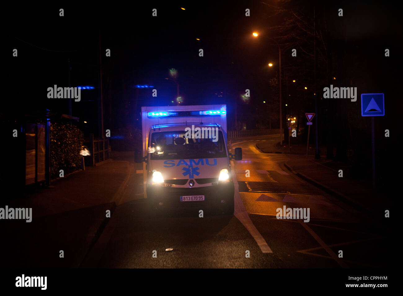 Mobile emergency vehicles hi-res stock photography and images - Alamy