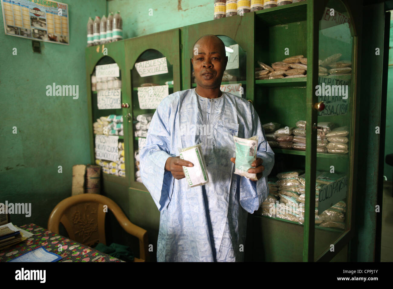 Traditional pharmacopeia hi-res stock photography and images - Alamy