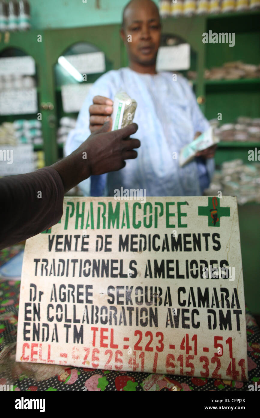 Traditional african medicine hi-res stock photography and images - Alamy
