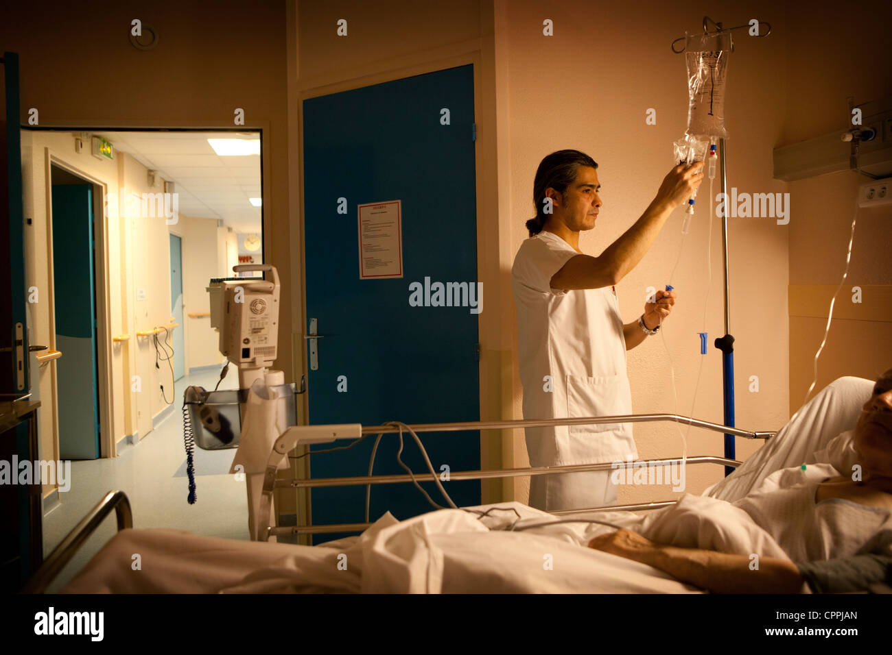 Night nurse hi-res stock photography and images - Alamy