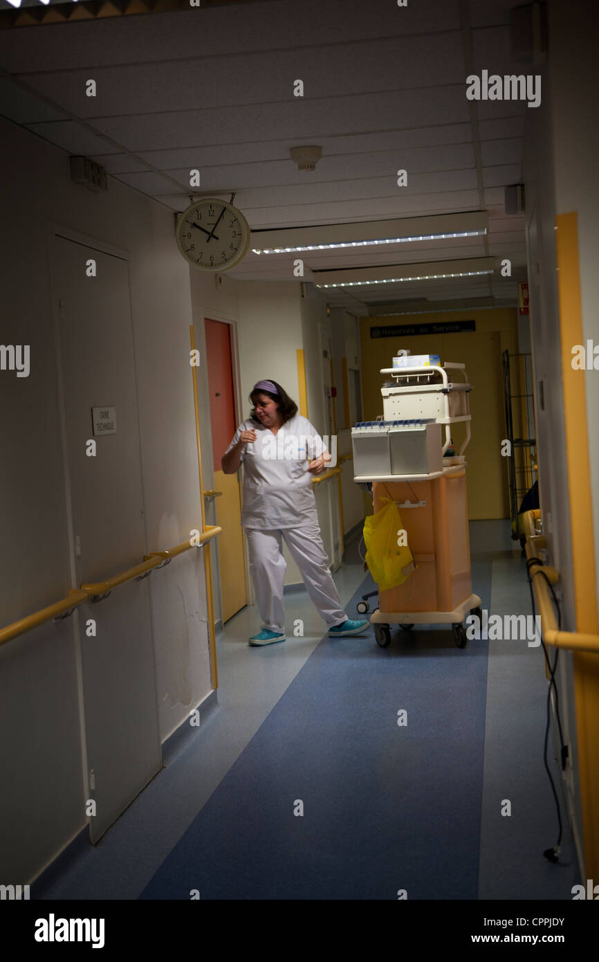 Night nurse hi-res stock photography and images - Alamy