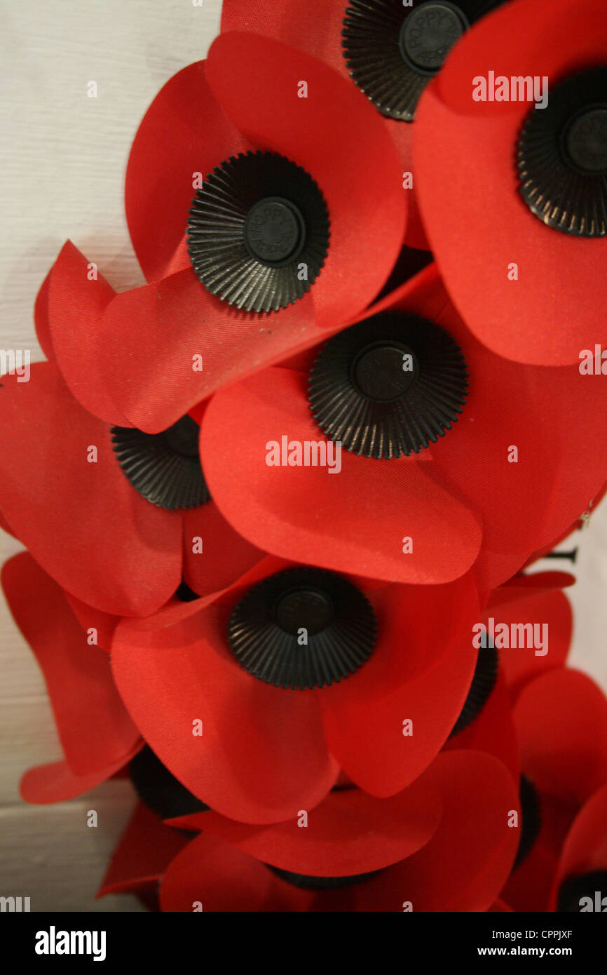 Remembrance wreath of poppies Stock Photo - Alamy