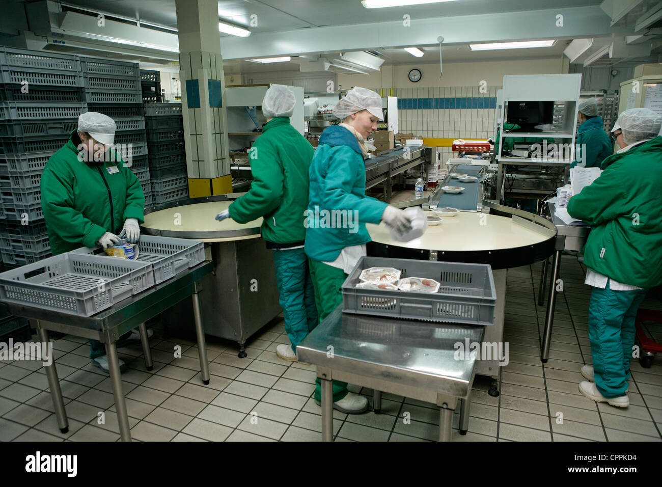 Hospital kitchen hi-res stock photography and images - Alamy
