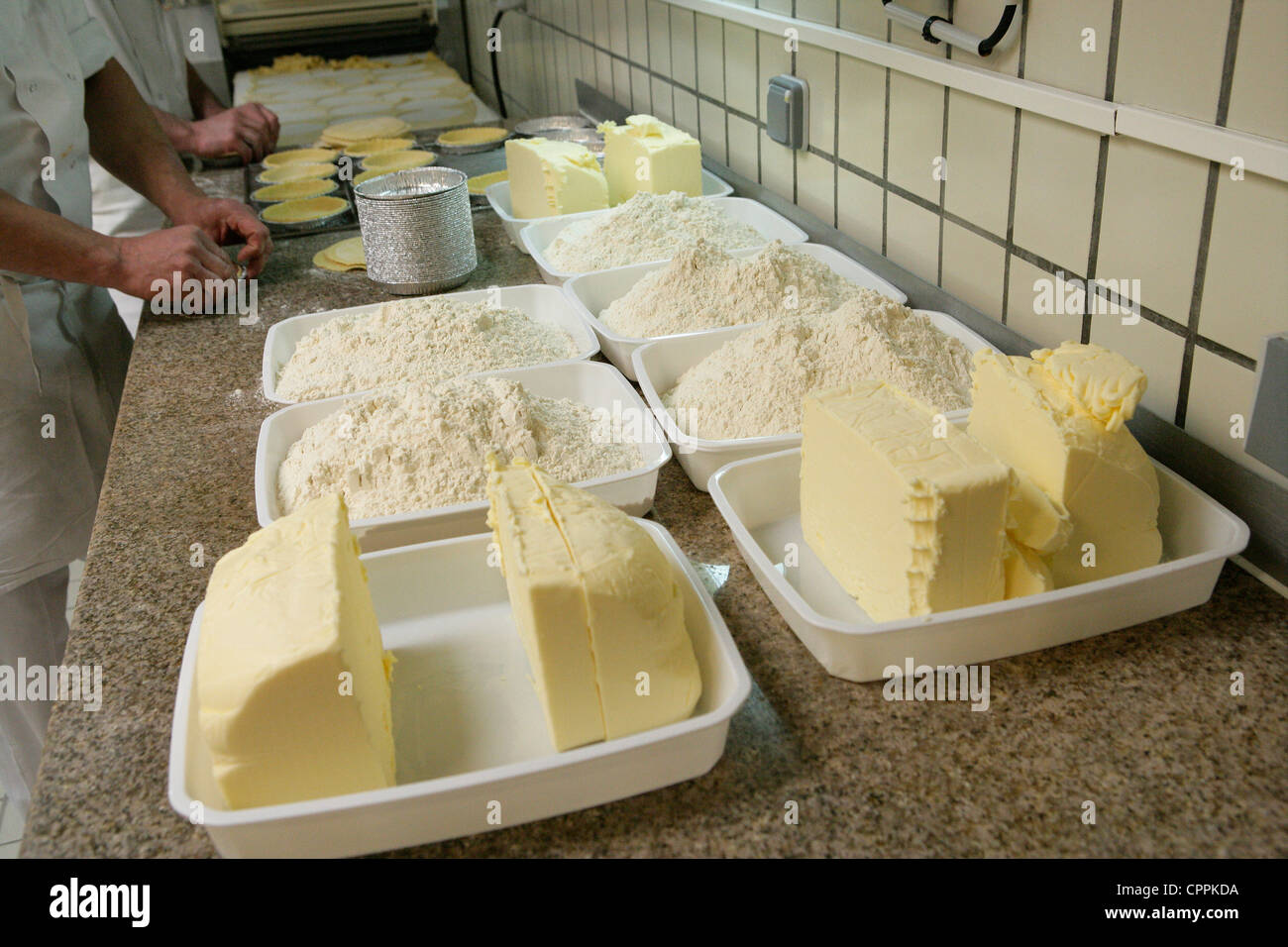 Kitchen staff preparation hospital hi-res stock photography and images ...