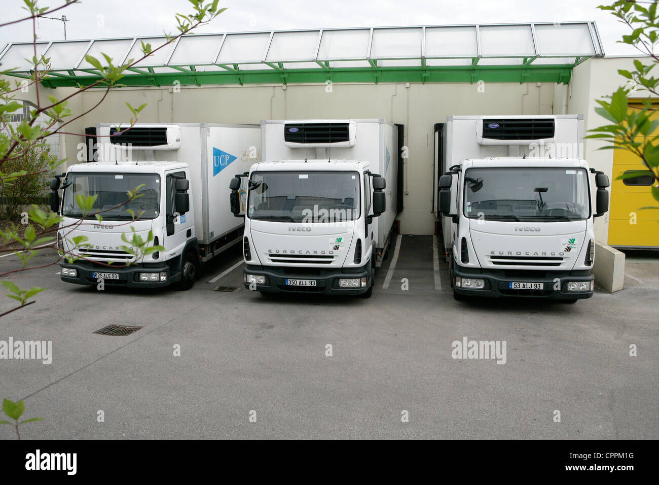 Hospital delivery truck hi-res stock photography and images - Alamy