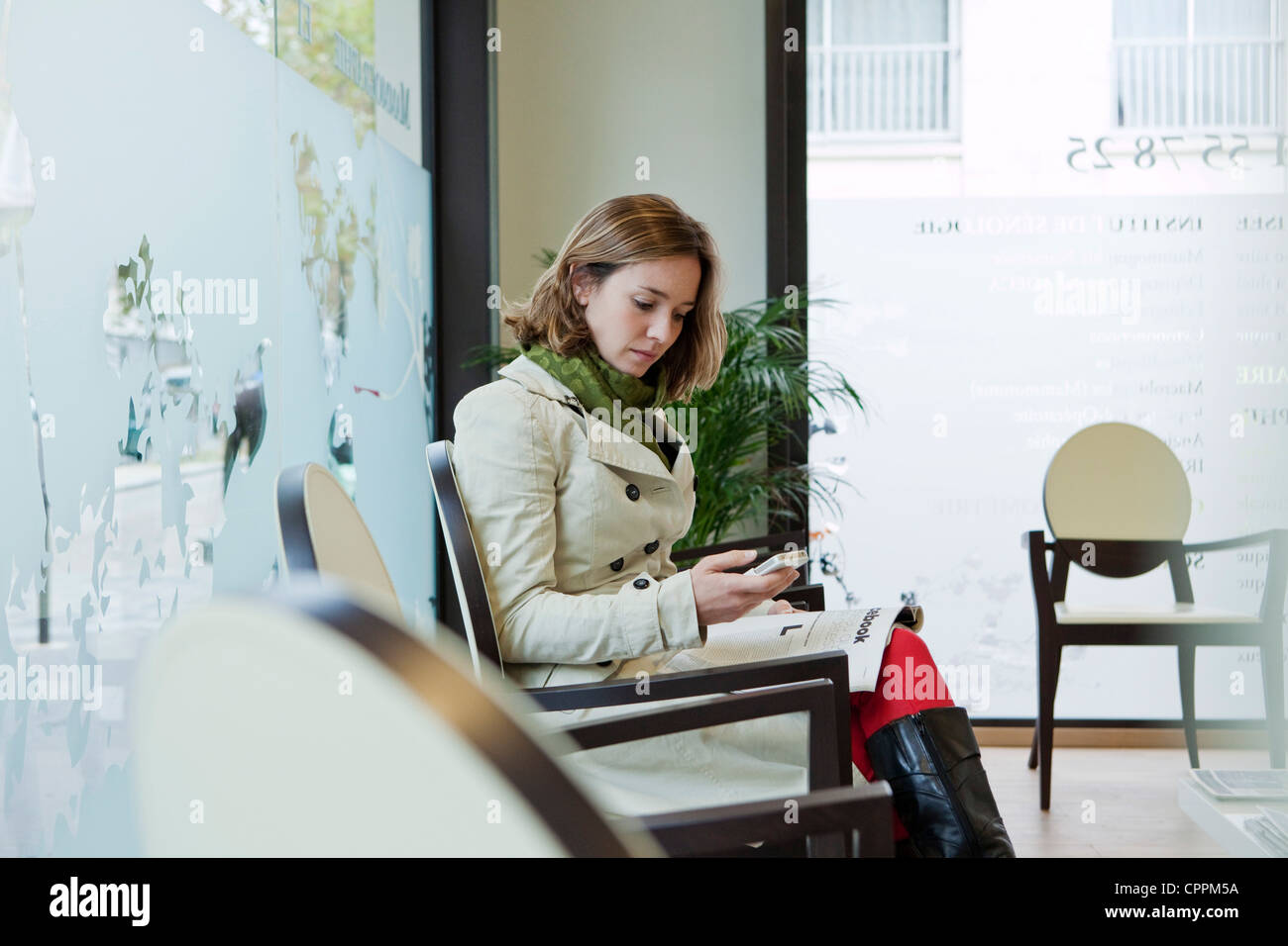 Old waiting rooms hi-res stock photography and images - Alamy