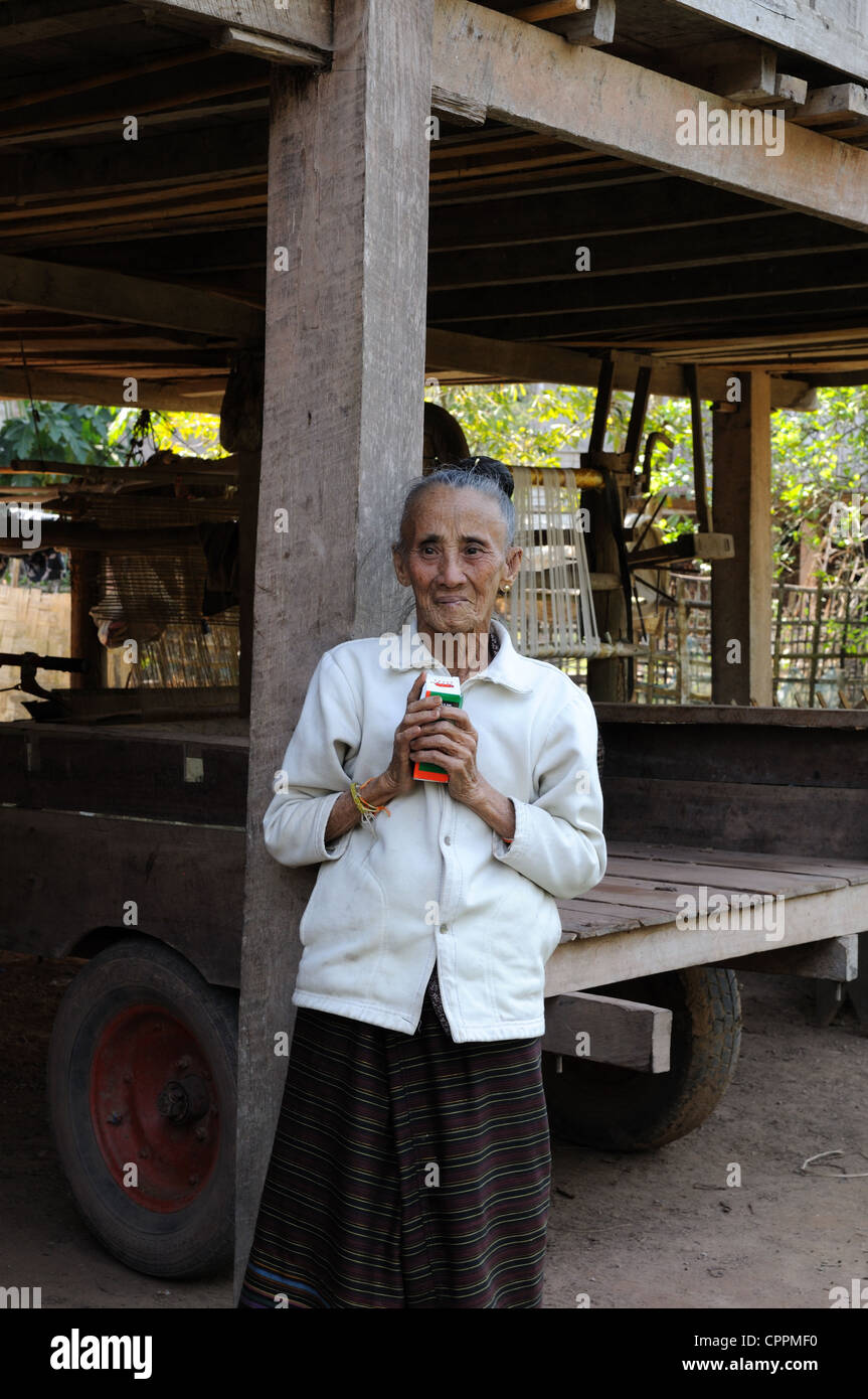 Elderly lao tai lue woman hi-res stock photography and images - Alamy