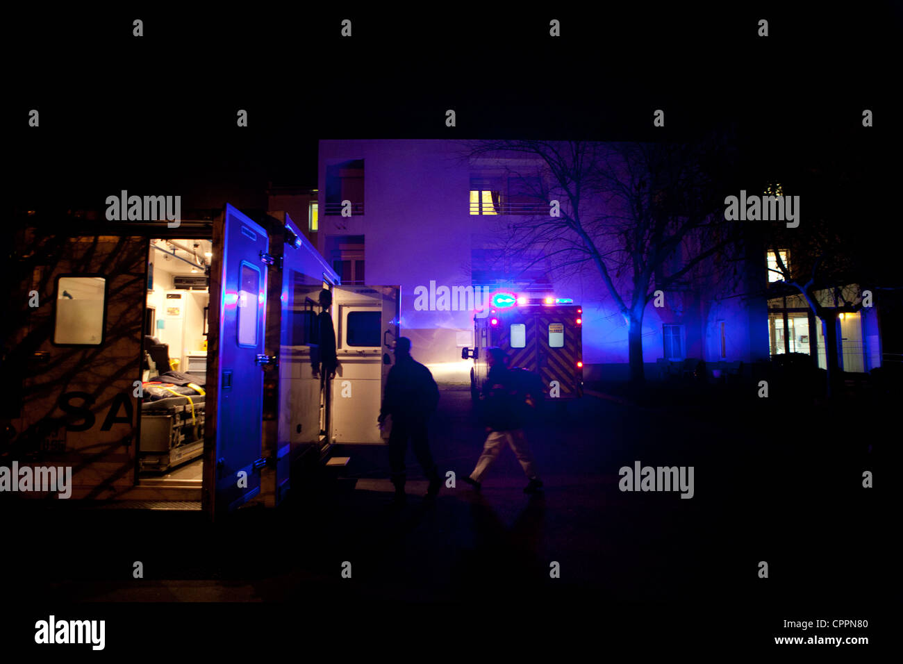 Emergency mobile vehicles hi-res stock photography and images - Alamy