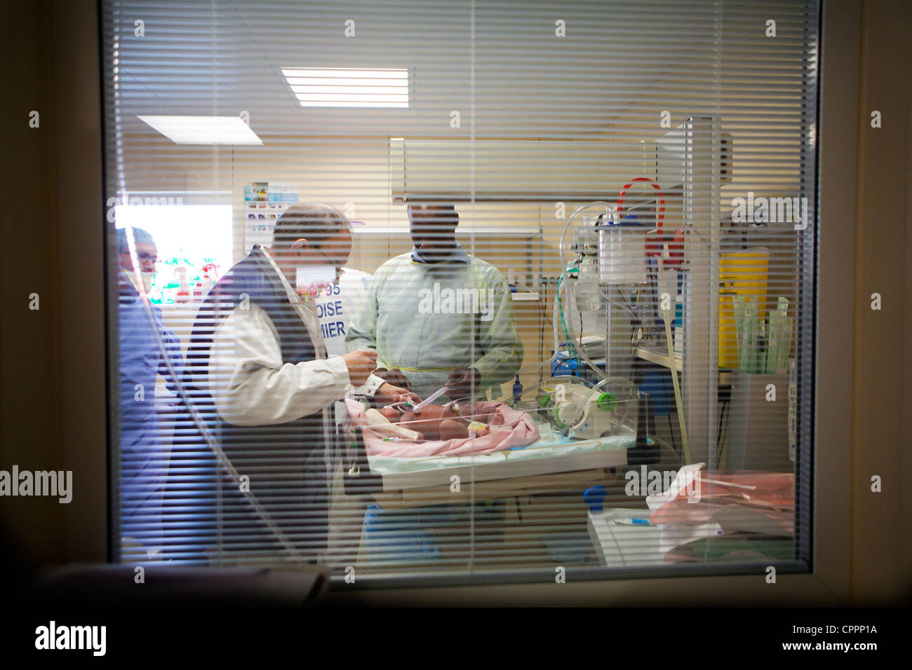 Resuscitation tables hi-res stock photography and images - Alamy