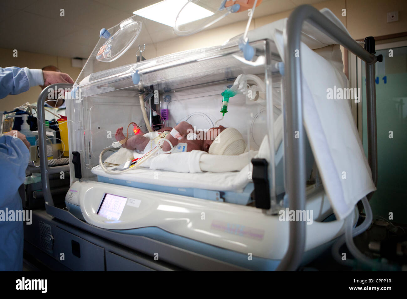 Pediatric Icu High Resolution Stock Photography and Images - Alamy