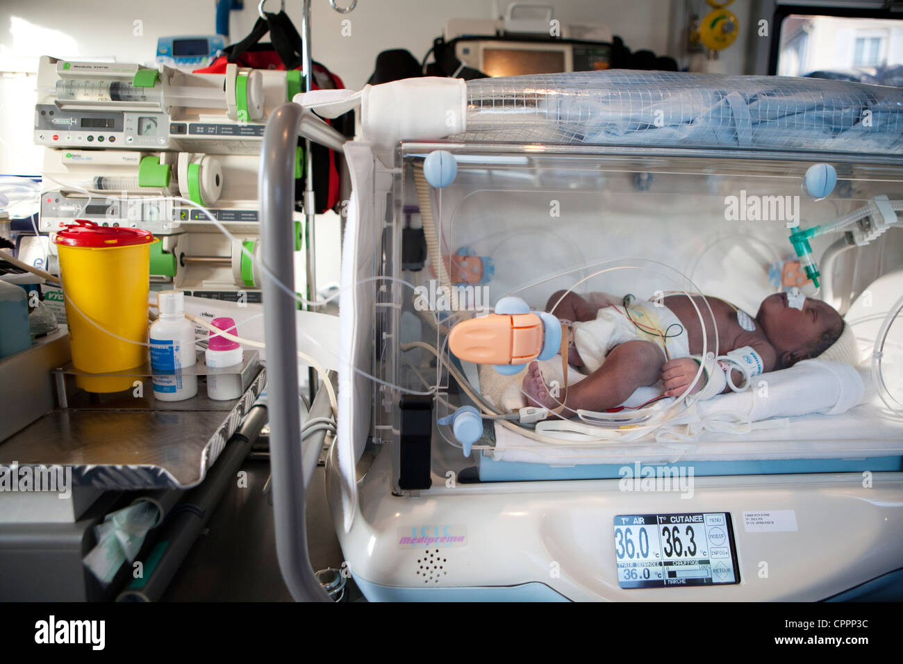Pediatric icu hi-res stock photography and images - Alamy