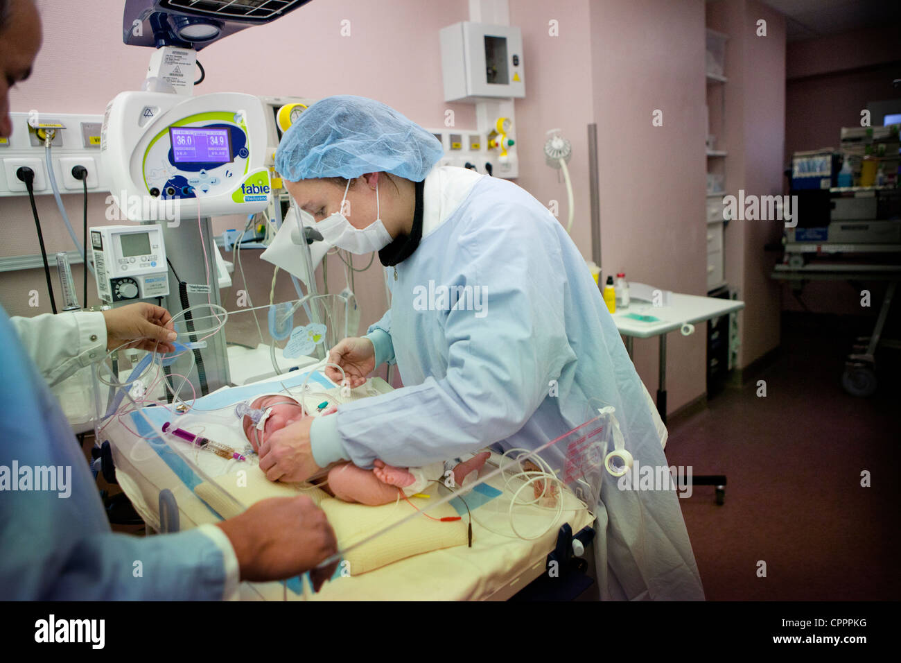 Resuscitation tables hi-res stock photography and images - Alamy