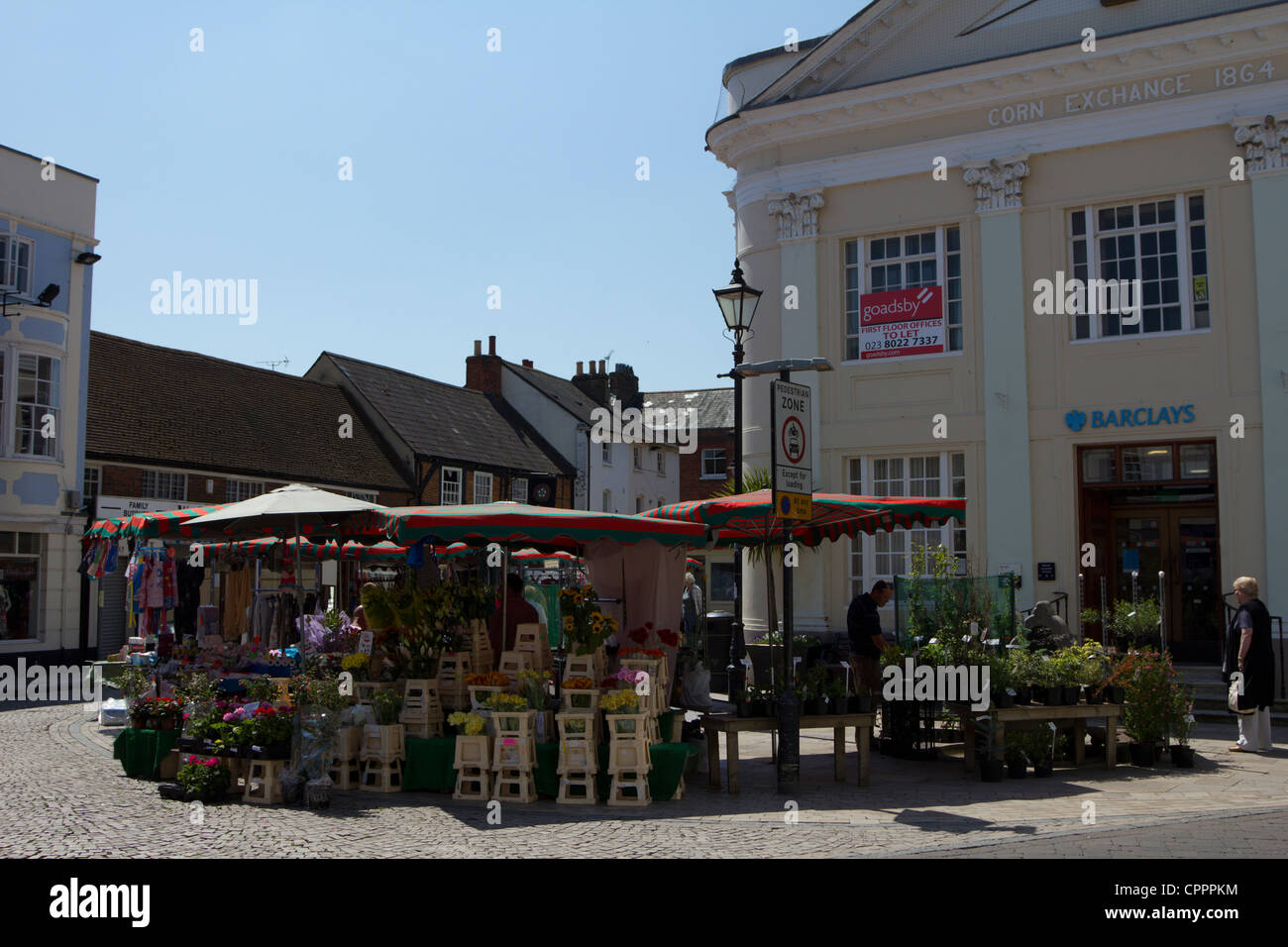 Romsey town centre hi-res stock photography and images - Alamy
