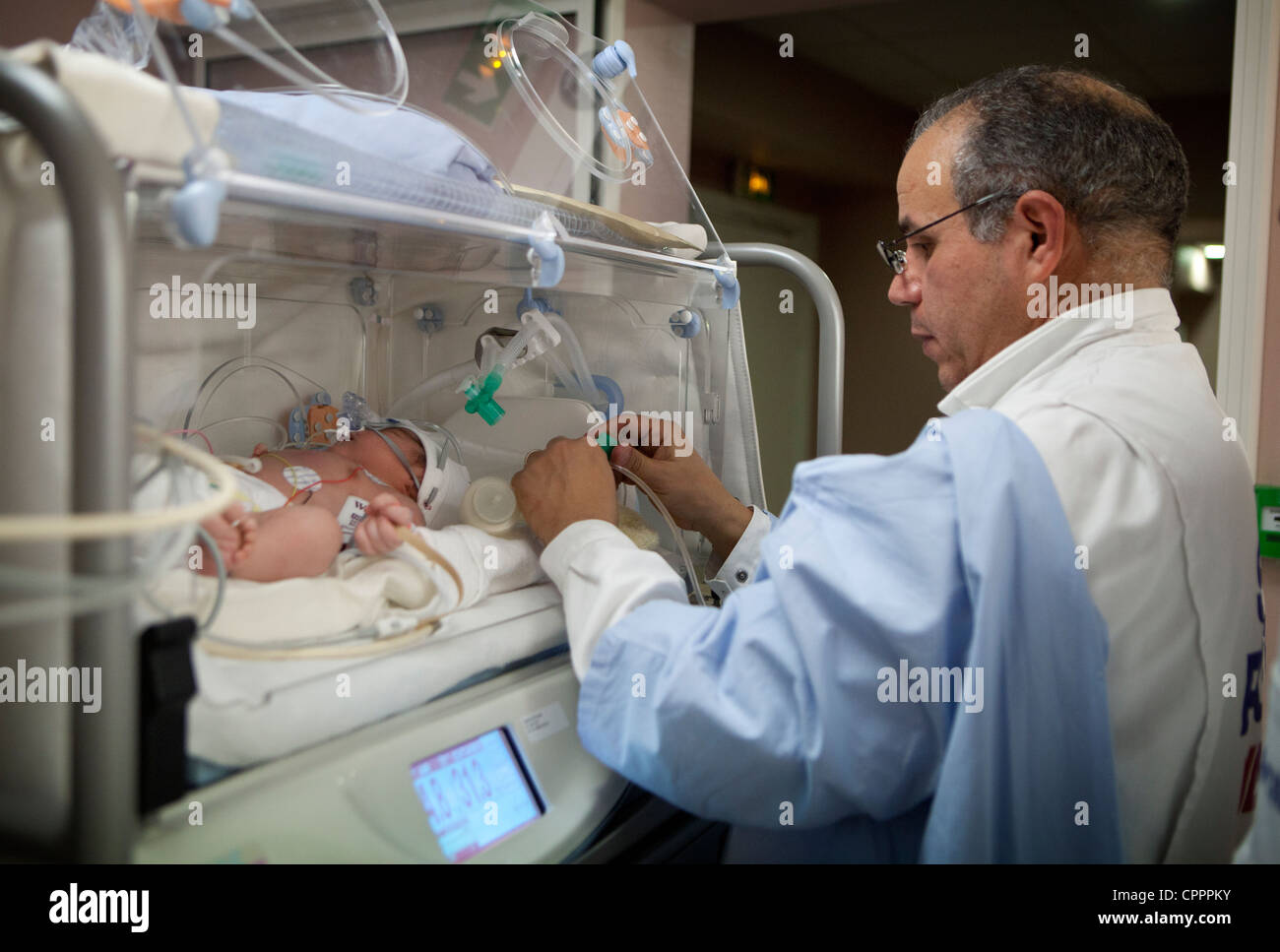 Pediatric icu hi-res stock photography and images - Alamy