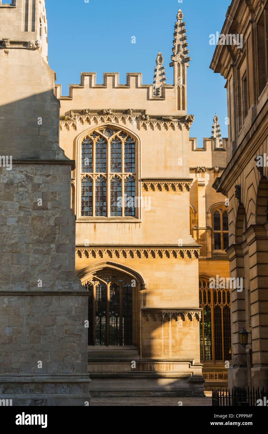 Bodleian library exterior hi-res stock photography and images - Alamy