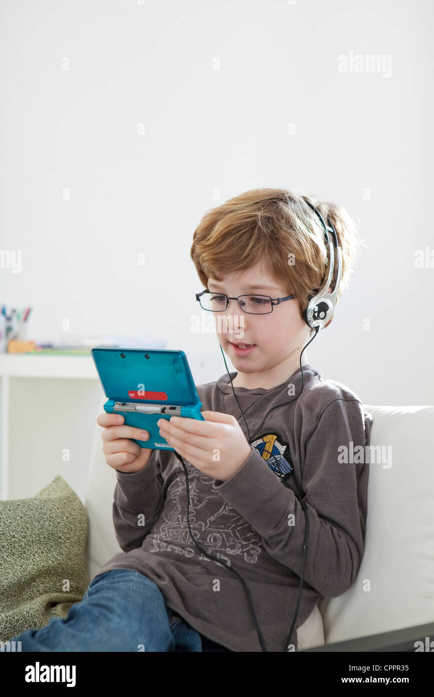 Old nintendo consoles hi-res stock photography and images - Alamy