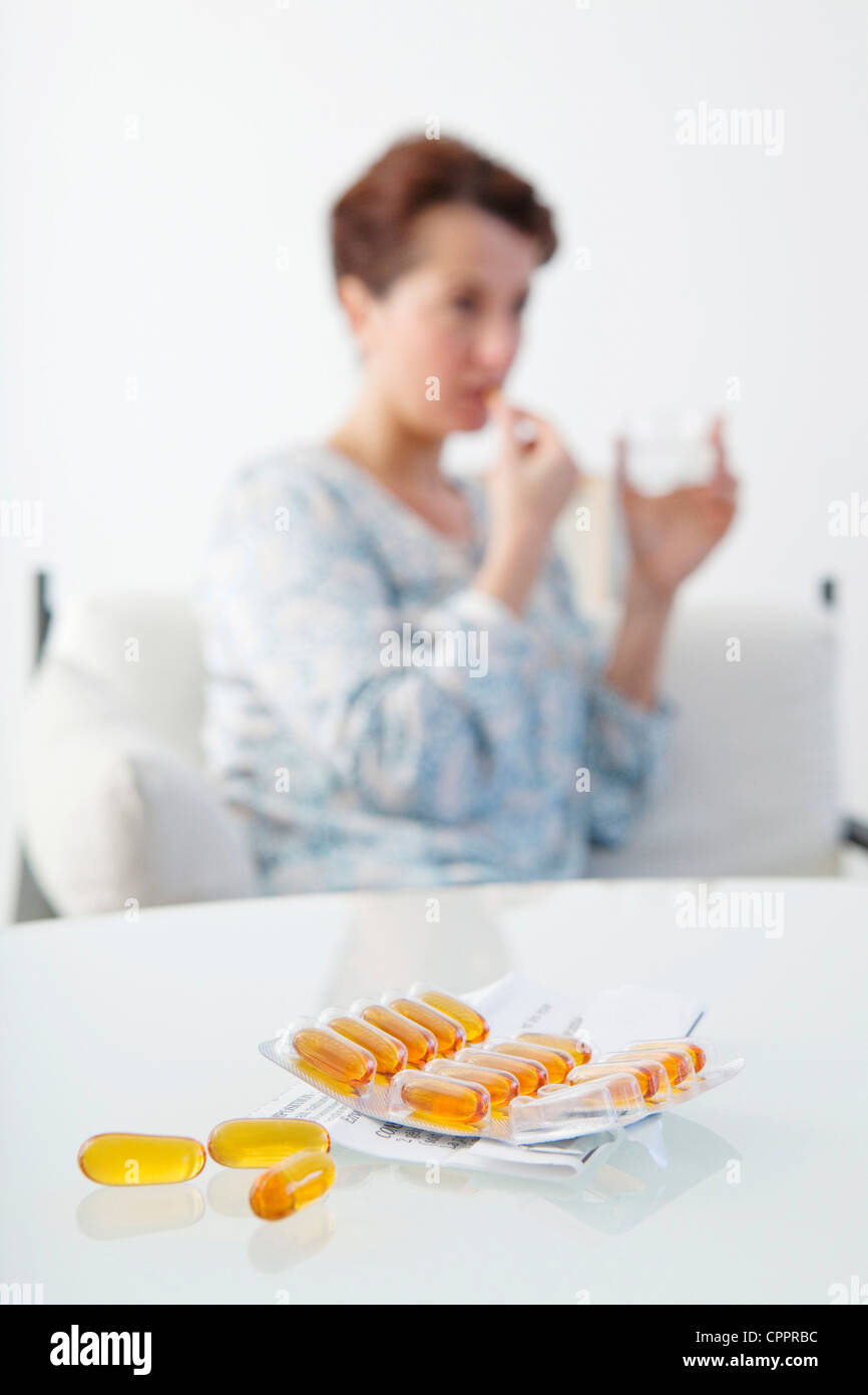 Food supplements hi-res stock photography and images - Alamy