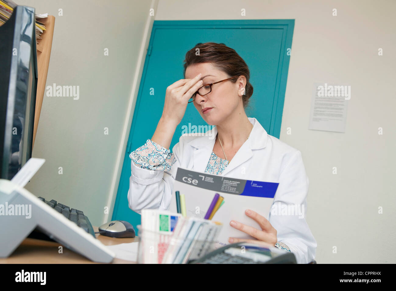 Medical investigation techniques hi-res stock photography and images ...