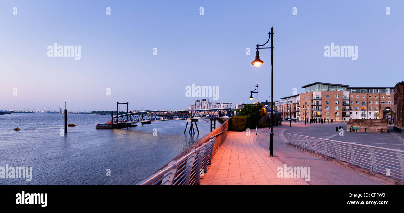 Royal arsenal pier hi-res stock photography and images - Alamy