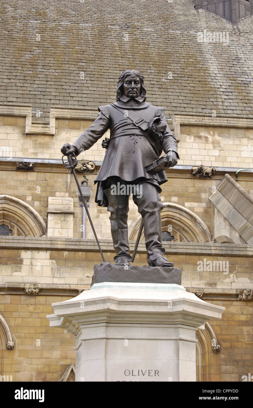 Statue of Oliver Cromwell at the Houses of Parliament Stock Photo - Alamy