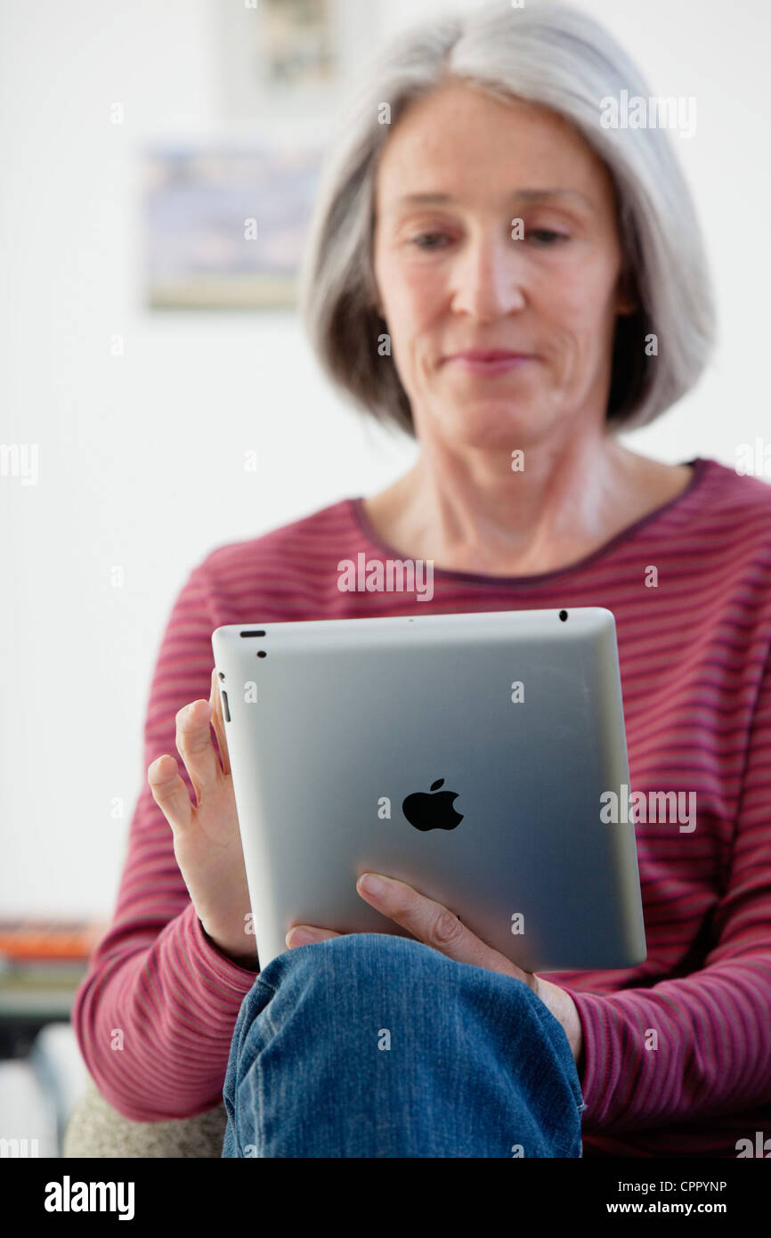 ELDERLY PERSON, COMPUTER Stock Photo - Alamy