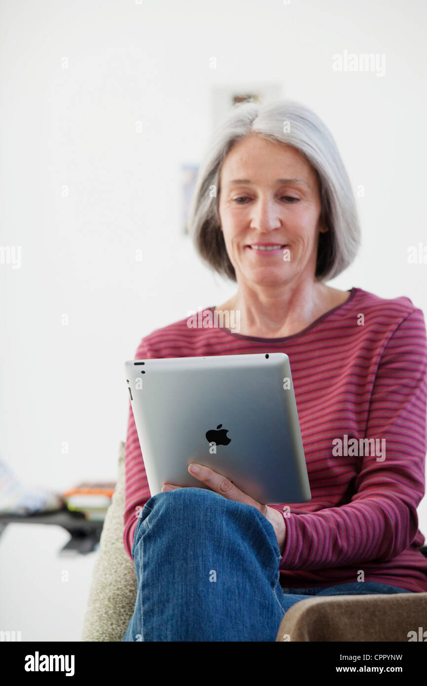 ELDERLY PERSON, COMPUTER Stock Photo - Alamy
