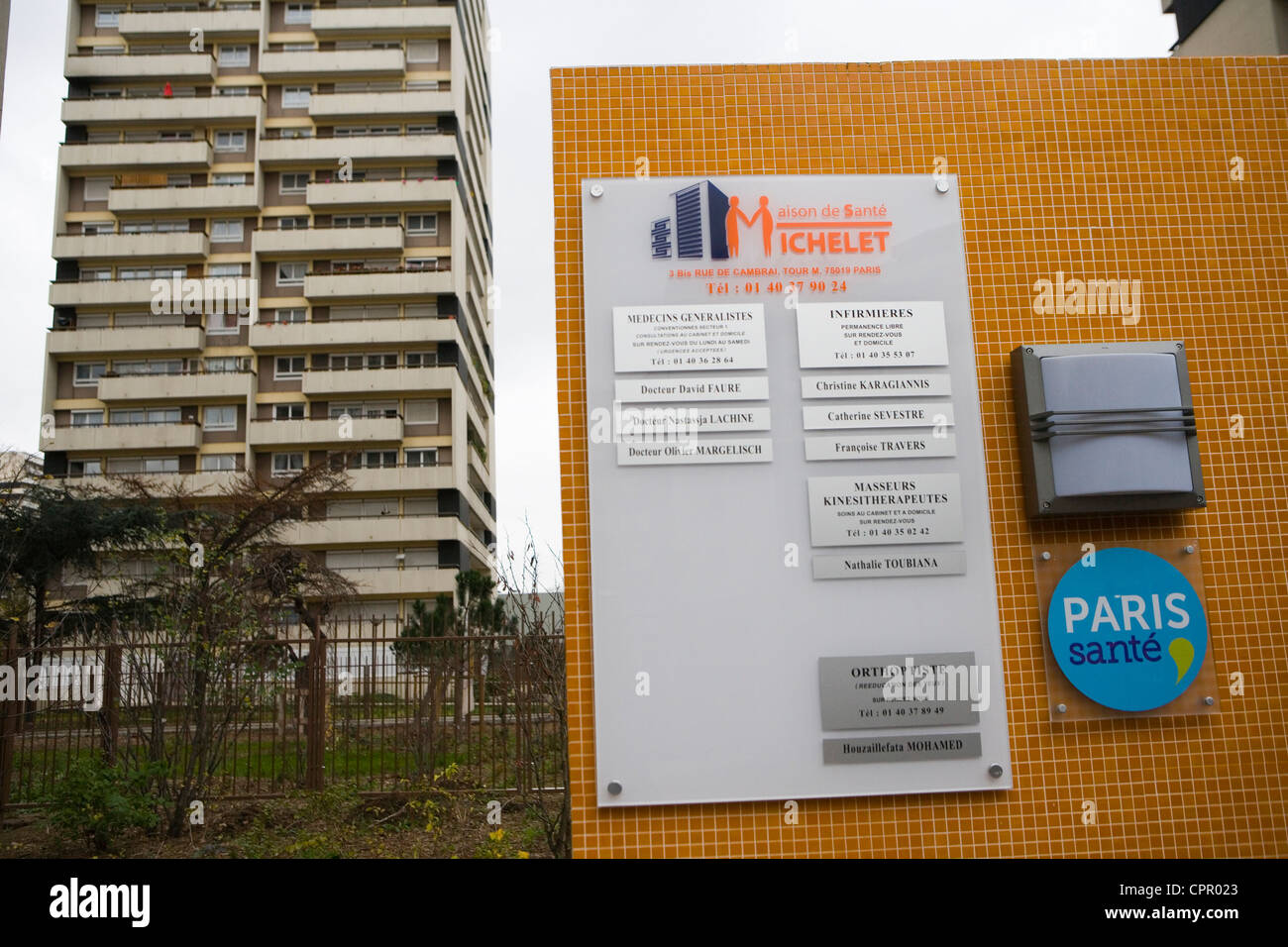 Woman signs documents home hi-res stock photography and images - Alamy