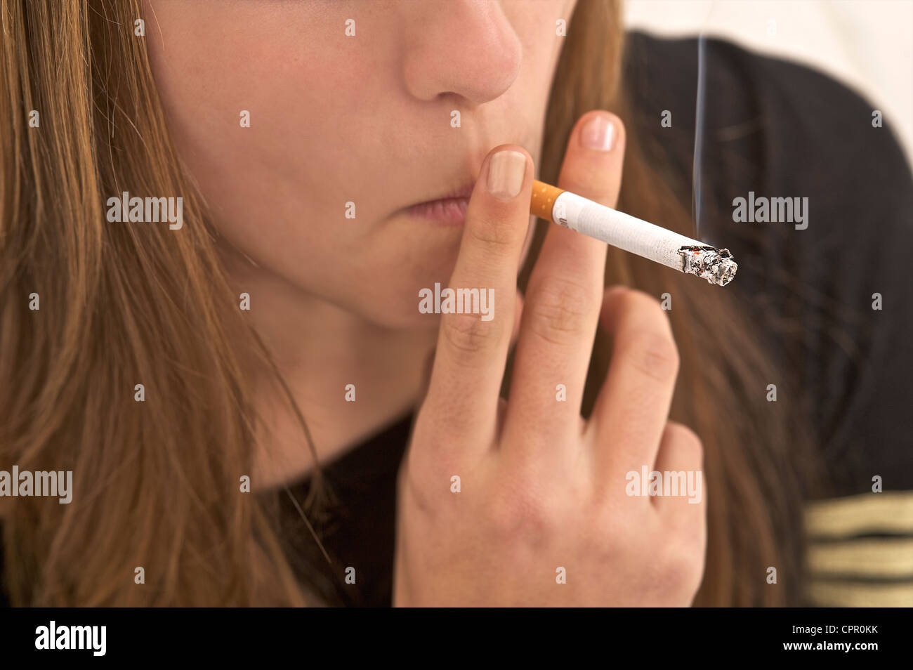 12 year old girl smoking hi-res stock photography and images - Alamy