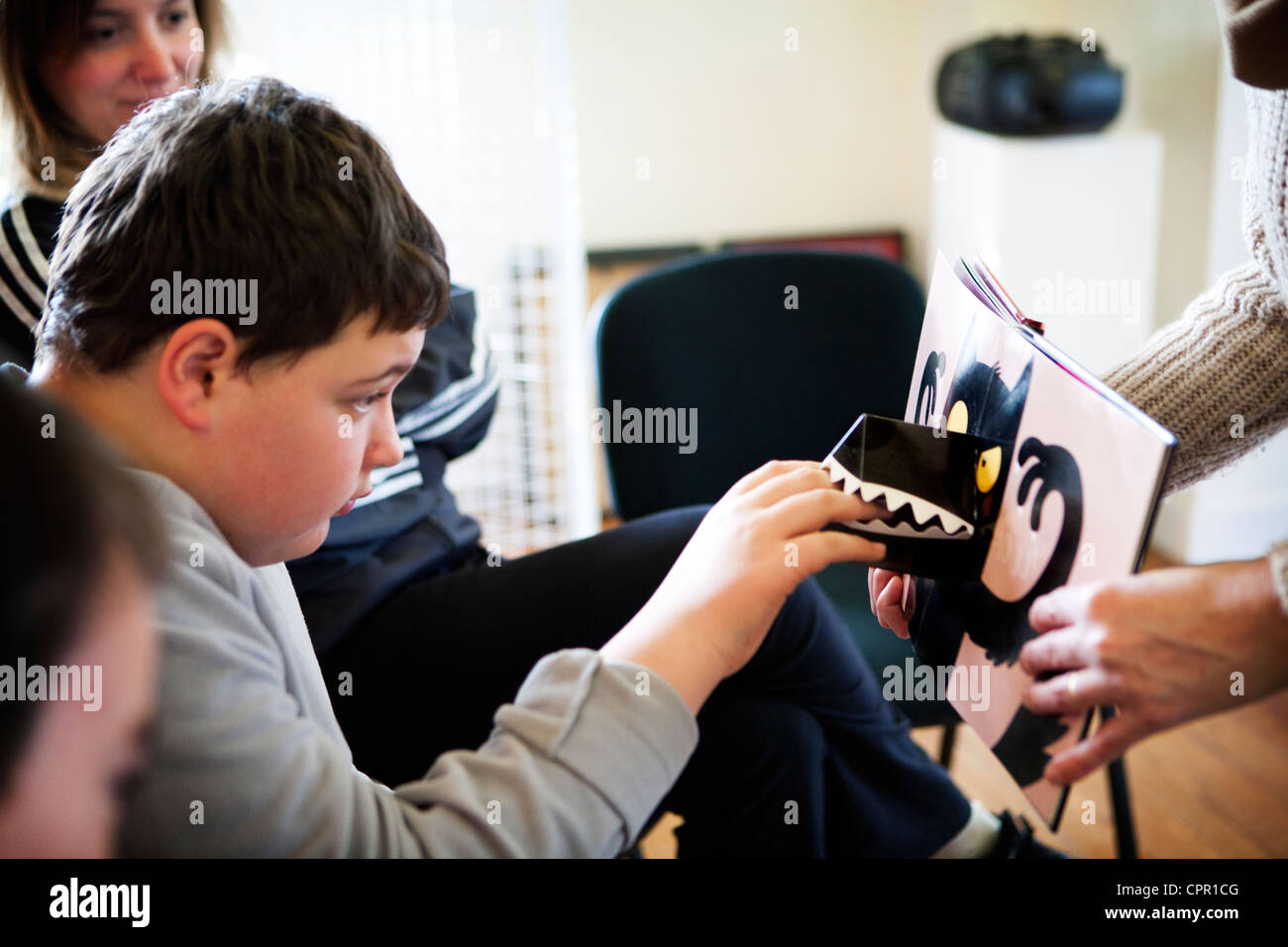 Handicap child books hi-res stock photography and images - Alamy