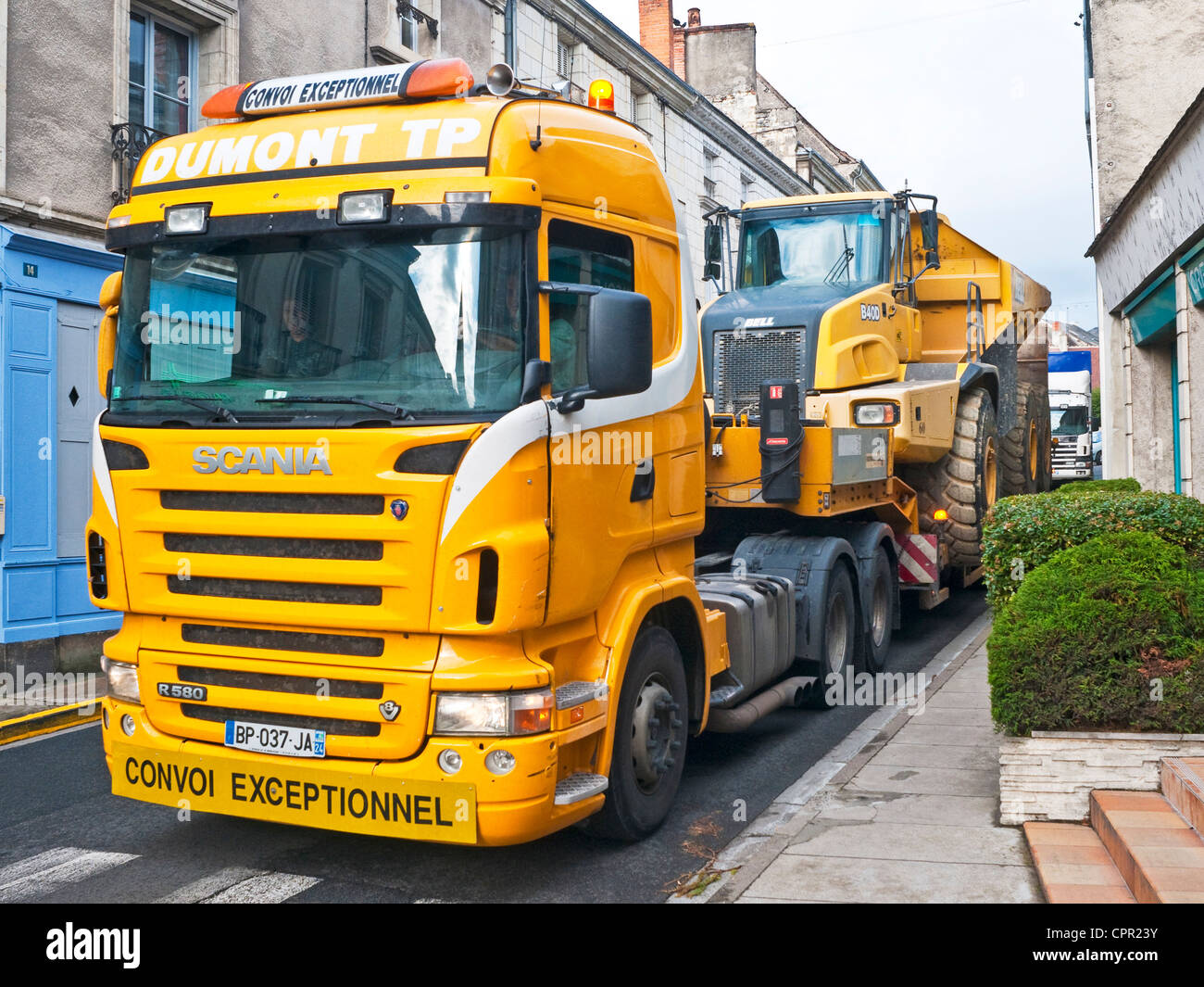 Wide load lorry hi-res stock photography and images - Alamy