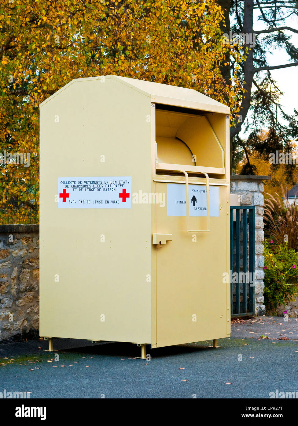 French Red Cross collection bin for clothing, shoes and linen - France ...