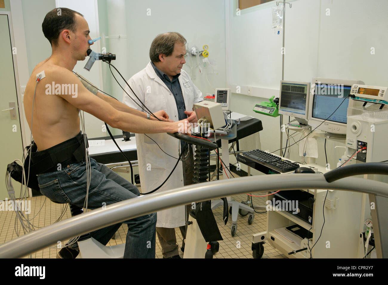 Test of lung function hi-res stock photography and images - Alamy