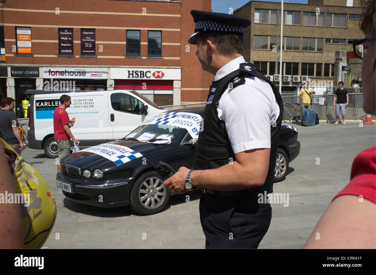 Metropolitan police operation hi-res stock photography and images - Alamy
