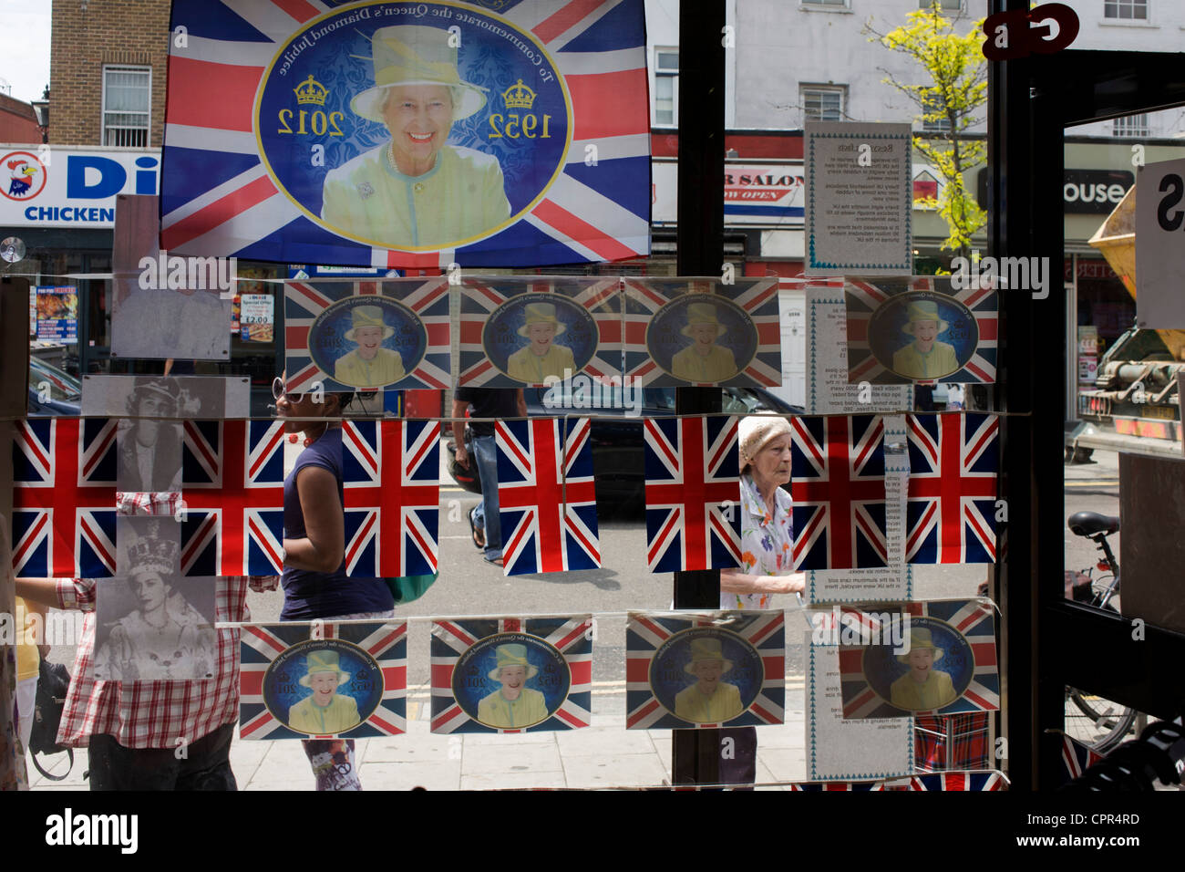 Queen elizabeth jubilee 50th hi-res stock photography and images - Alamy