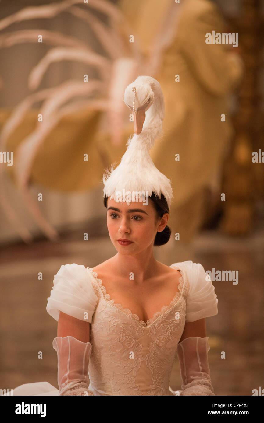 Snow white lily collins hi-res stock photography and images - Alamy