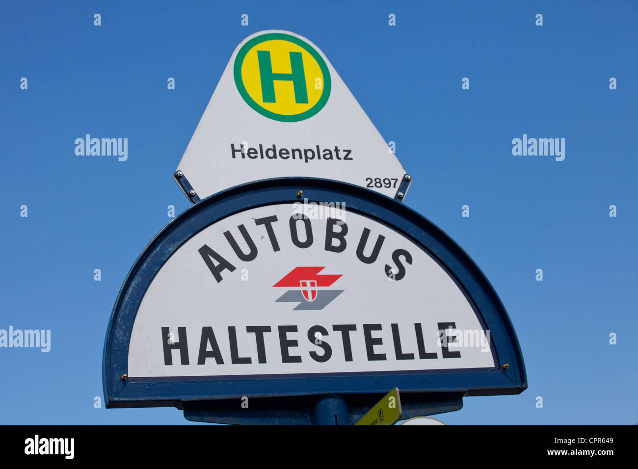 Bus Stop in Heldenplatz Vienna Stock Photo - Alamy