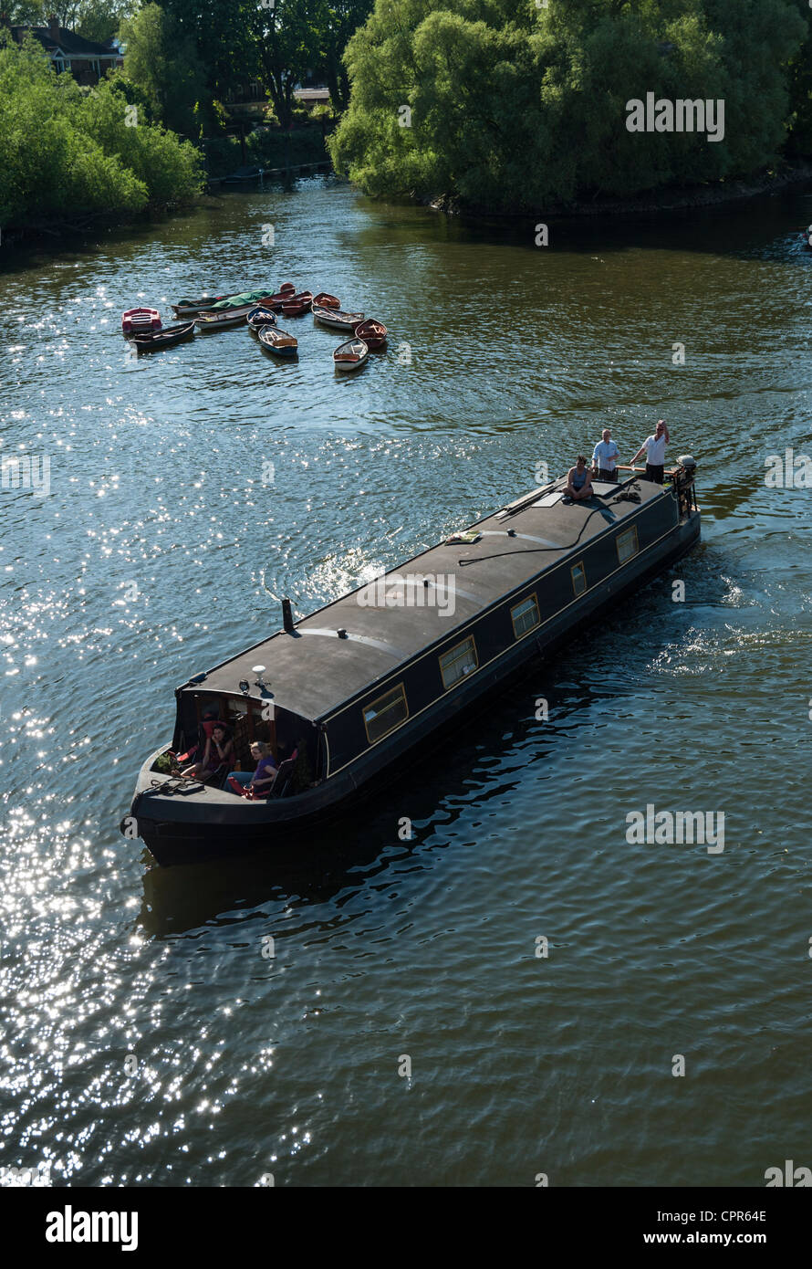 Long boats hi-res stock photography and images - Alamy