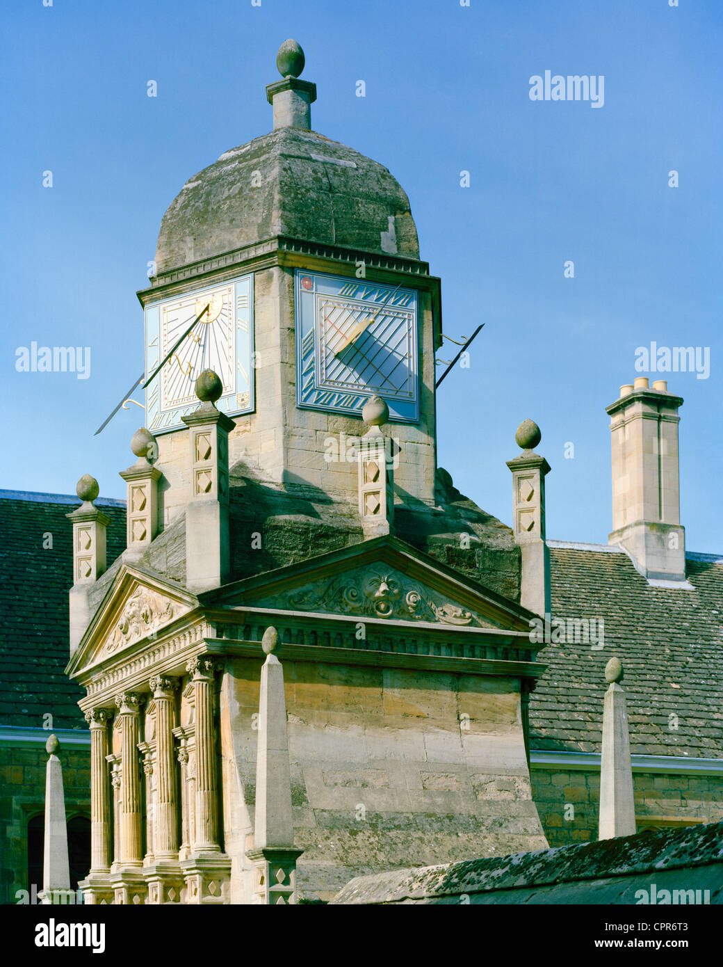 Sundial over Gate of Honour Gonville & Caius College Cambridge ...