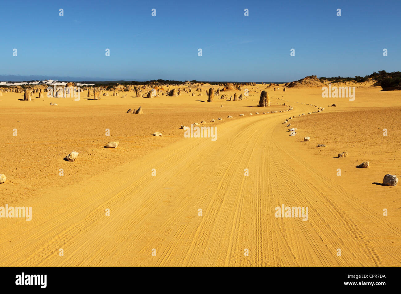 Desert road western australia hi-res stock photography and images - Alamy