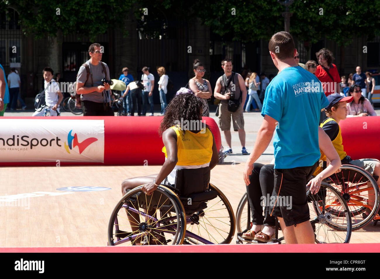 Kids disabled sport basketball hi-res stock photography and images - Alamy