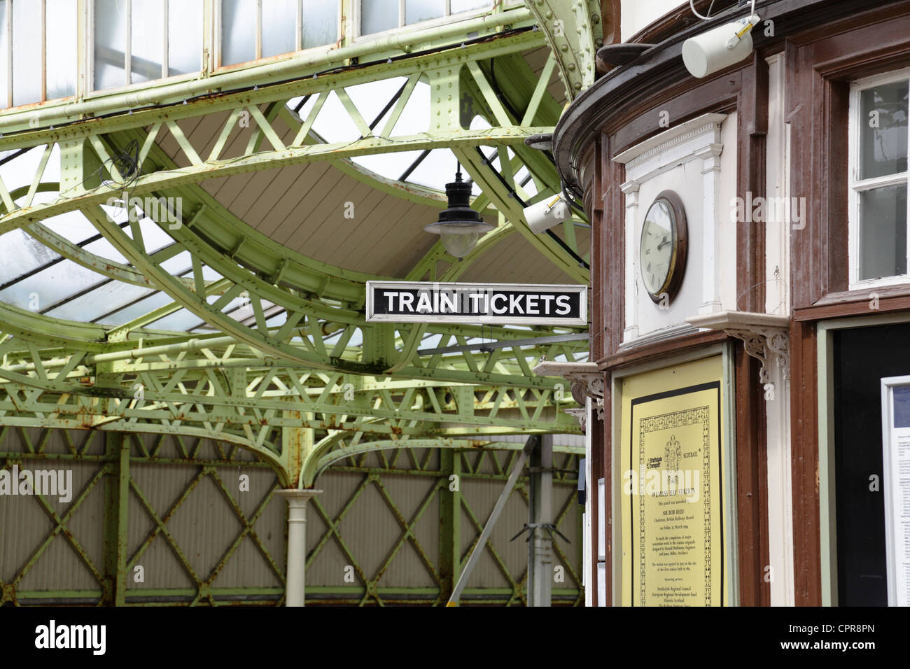 Train station ticket office sign hi-res stock photography and images ...