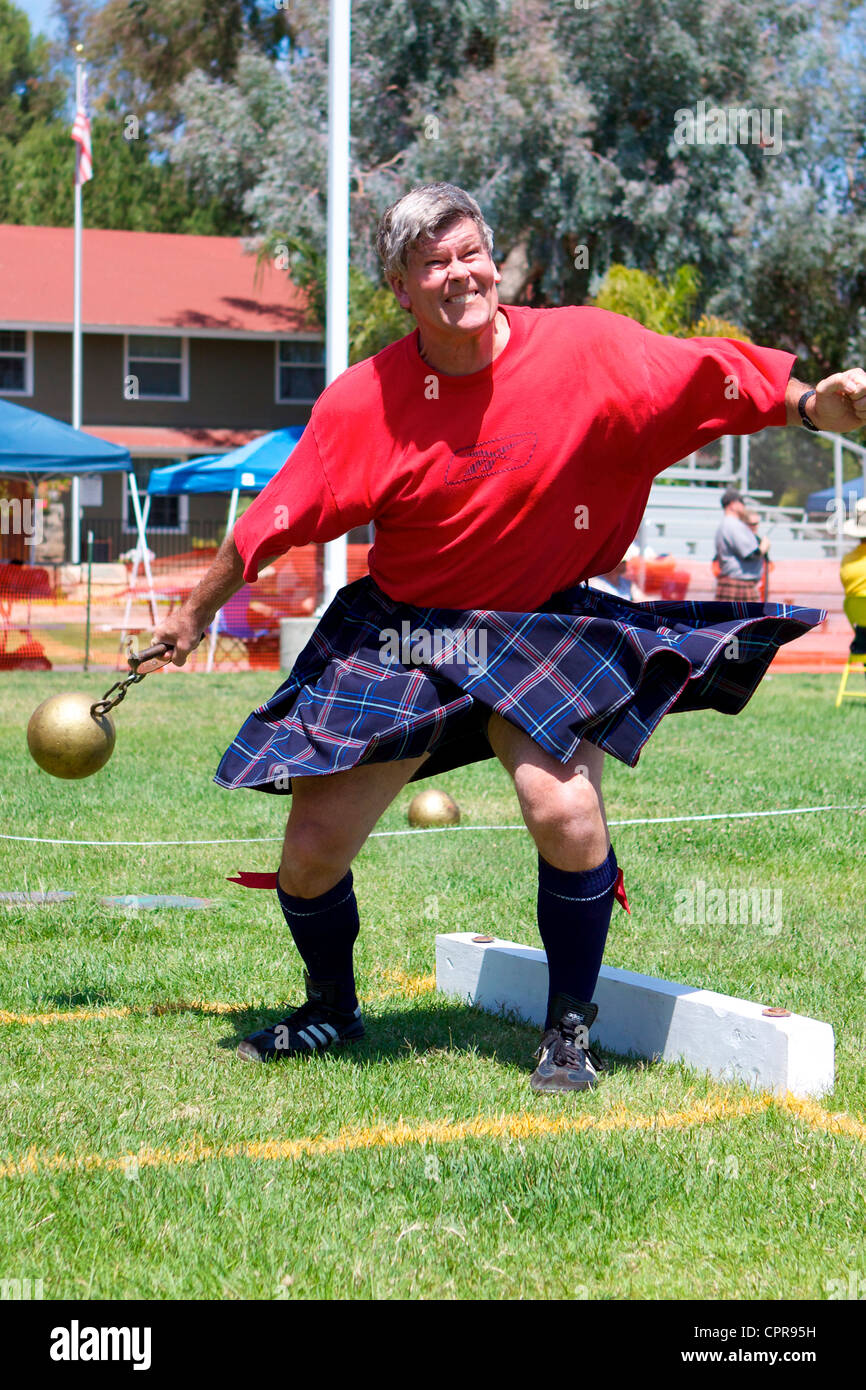 Throwing The Weight at the American Scottish Festival Costa Mesa ...