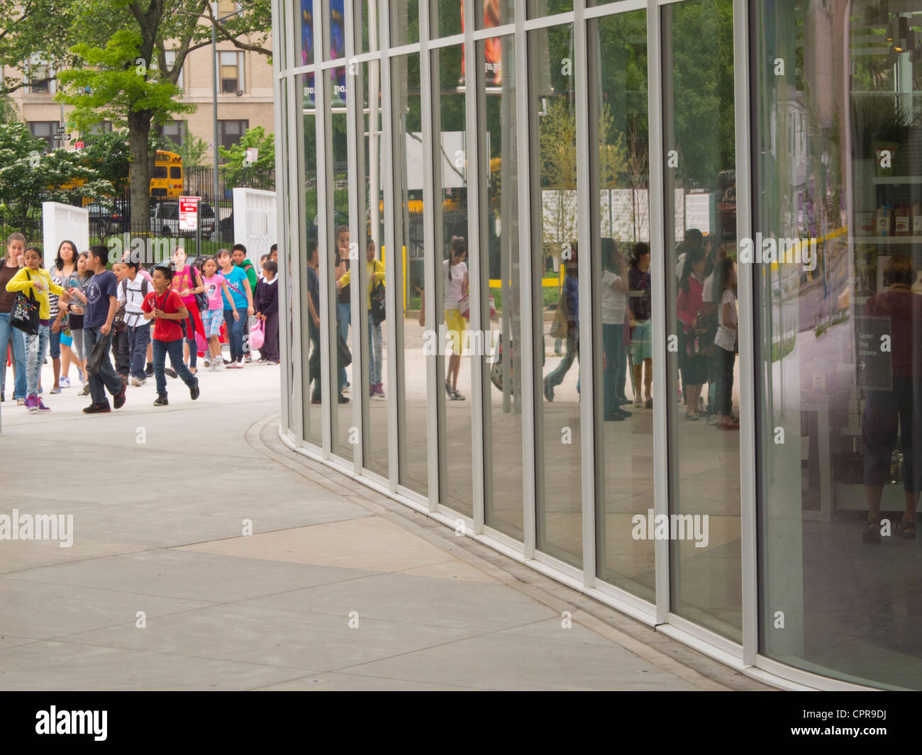 Brooklyn botanic garden building hi-res stock photography and images ...