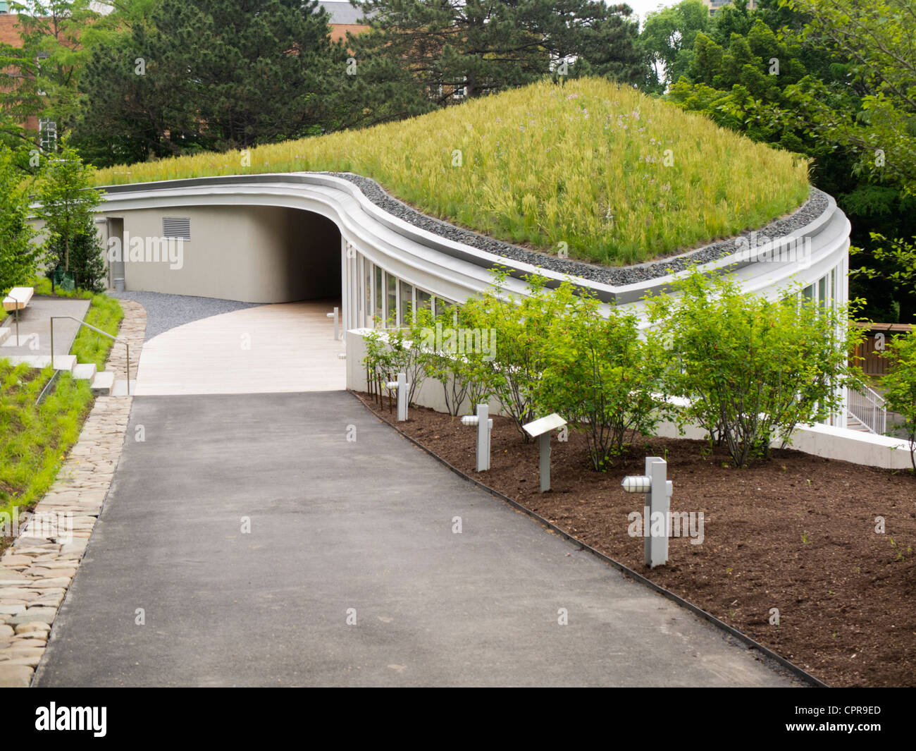 Brooklyn botanic garden building hi-res stock photography and images ...