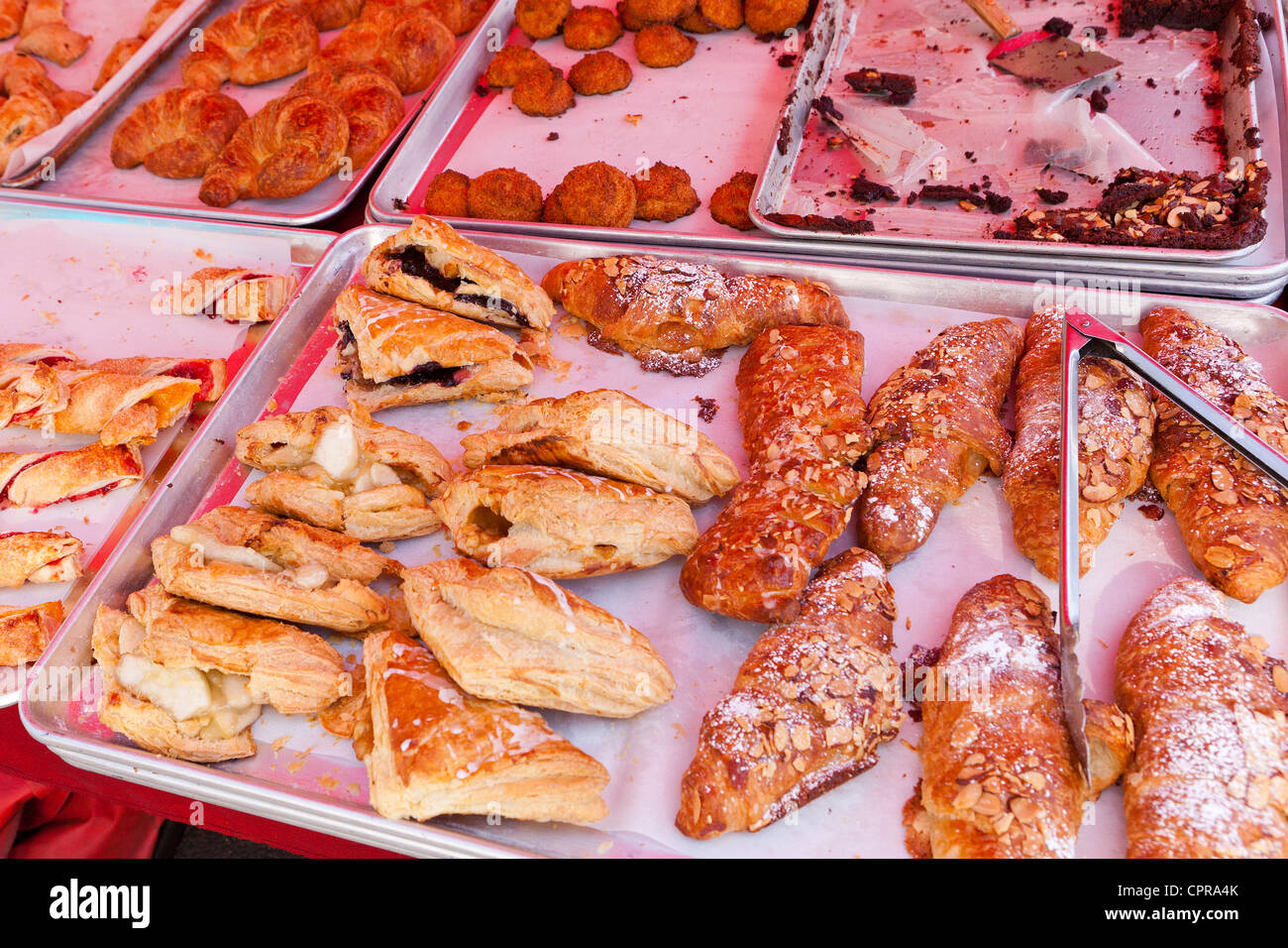 French farmers market hi-res stock photography and images - Alamy