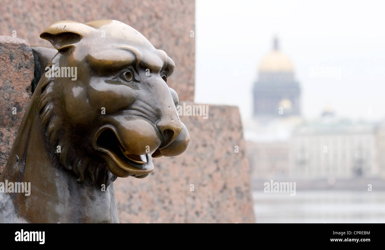 Embankment in front palace hi-res stock photography and images - Alamy